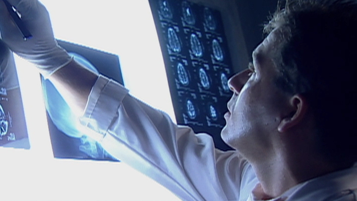 Watch Los archivos del FBI Season 3 Free | Pluto TV