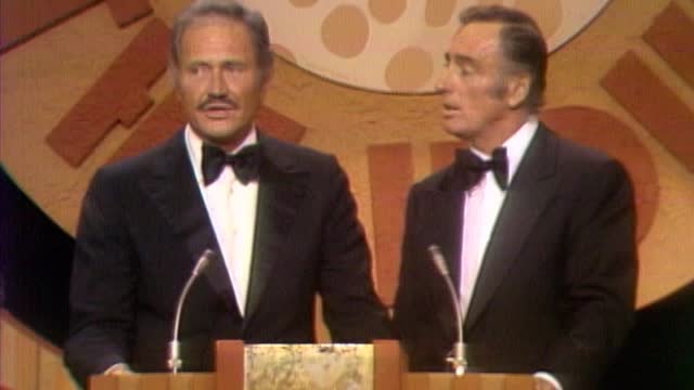 Watch The Dean Martin Celebrity Roasts Season 1 Free | Pluto TV