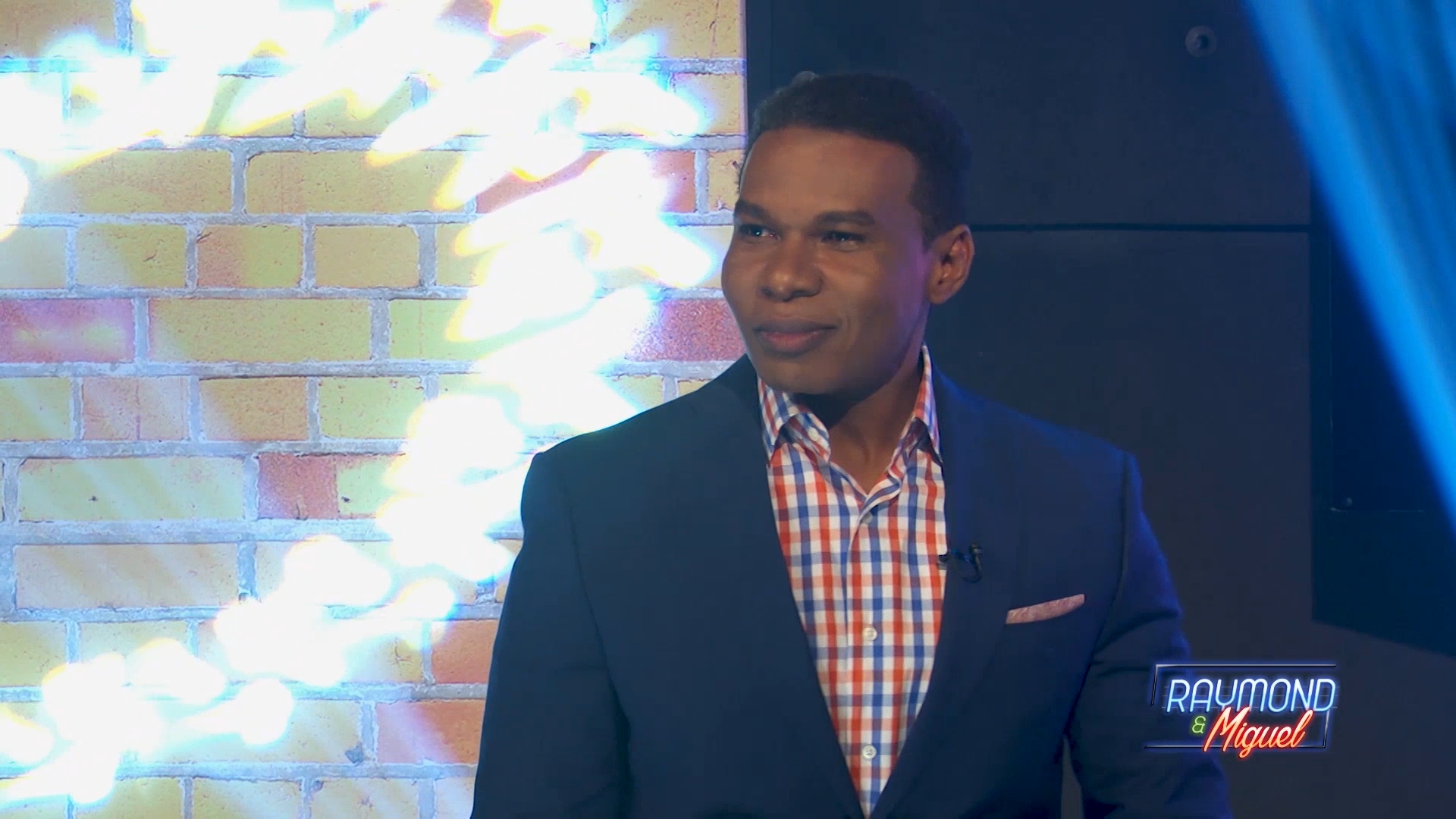 Ver Raymond & Miguel Temporada 1 Gratis | Pluto TV
