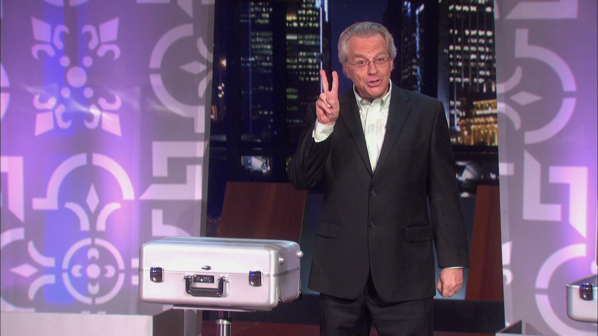 Baggage Season 3 - Pluto TV