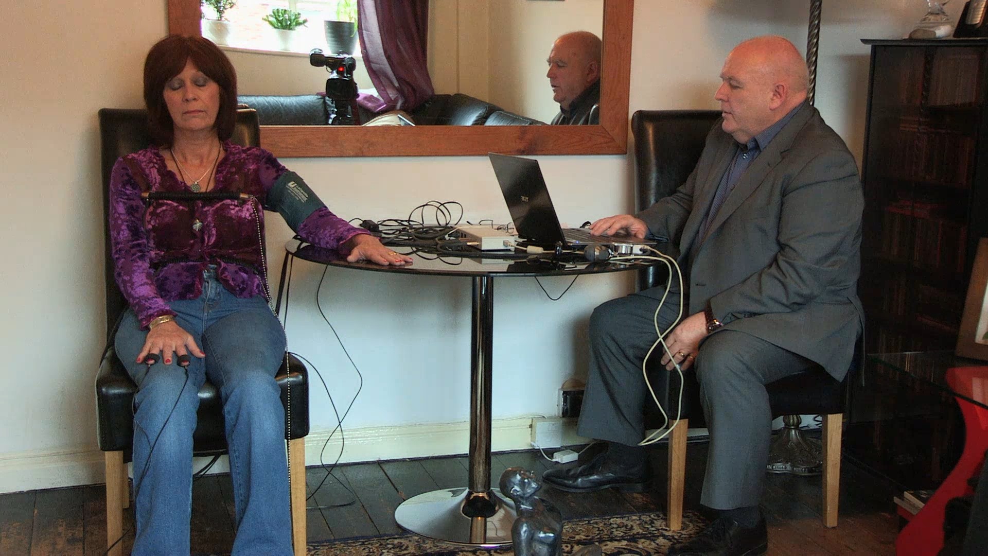 Watch Confessions Of An Alien Abductee for Free Online | Pluto TV