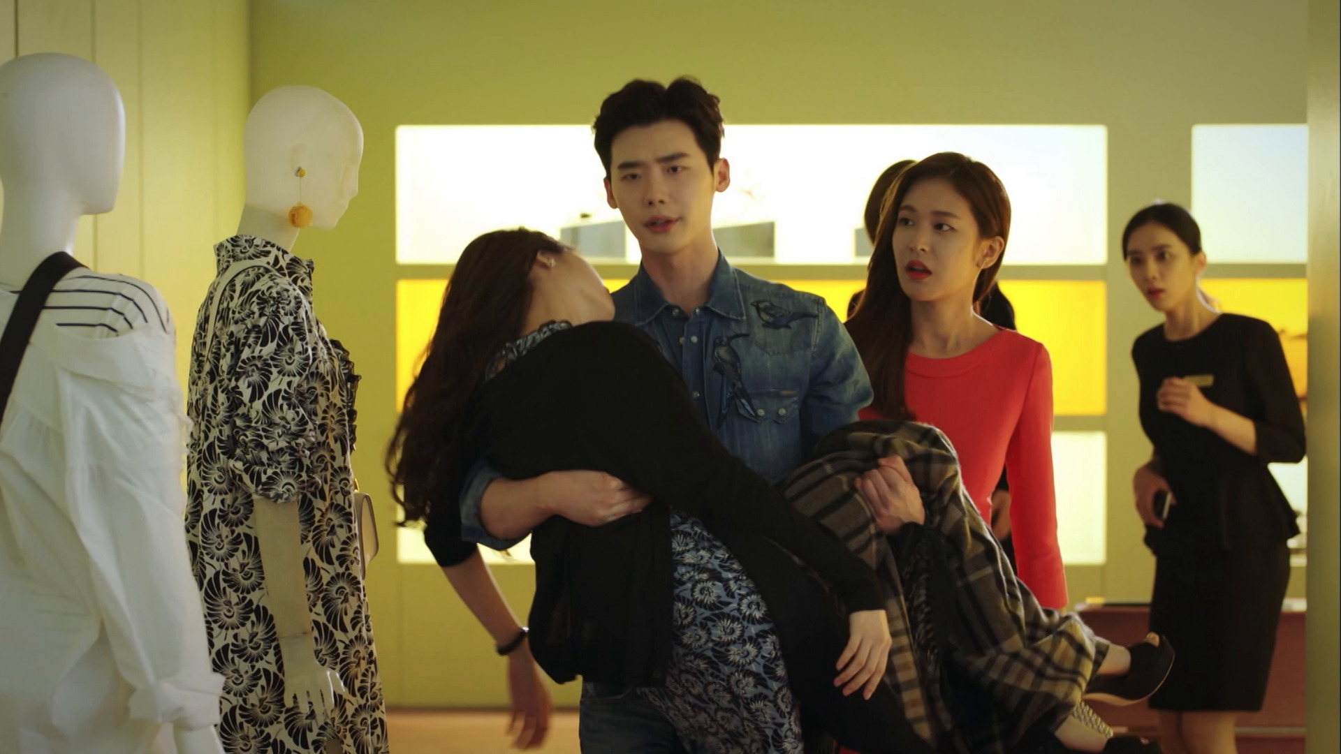 Ver W - Two Worlds Apart Temporada 1 Gratis | Pluto TV