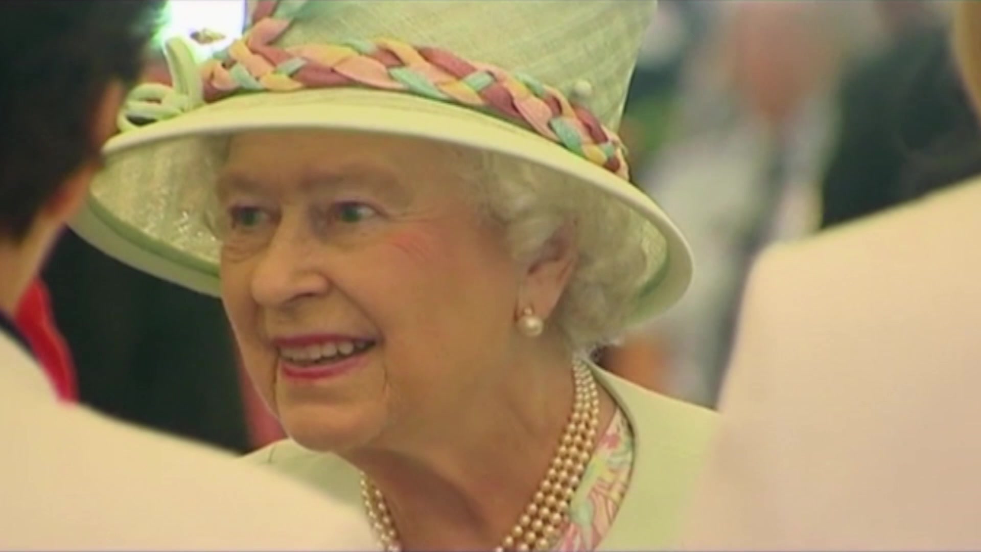 Watch Queen Elizabeth: A Lifetime of Service for Free Online | Pluto TV