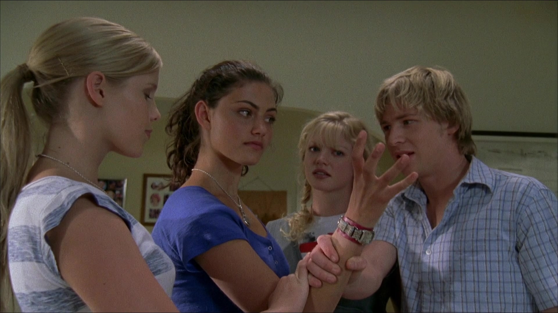 Watch H2O: Just Add Water Season 2 Free | Pluto TV