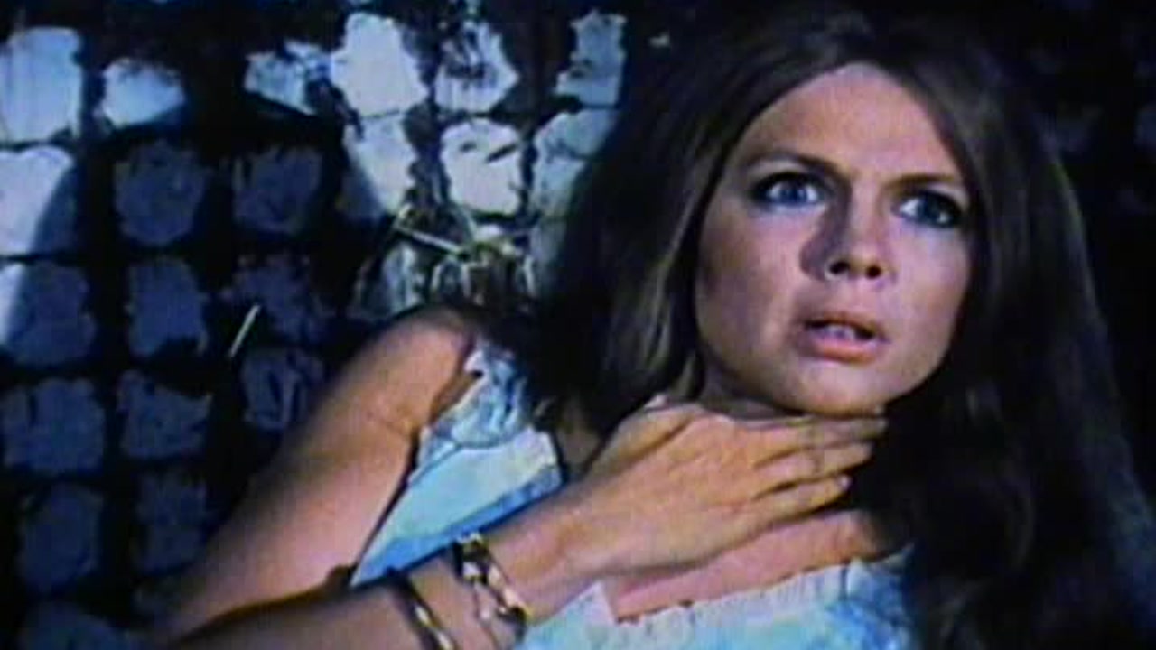 Watch Elvira's Movie Macabre: Count Dracula's Great Love for Free ...