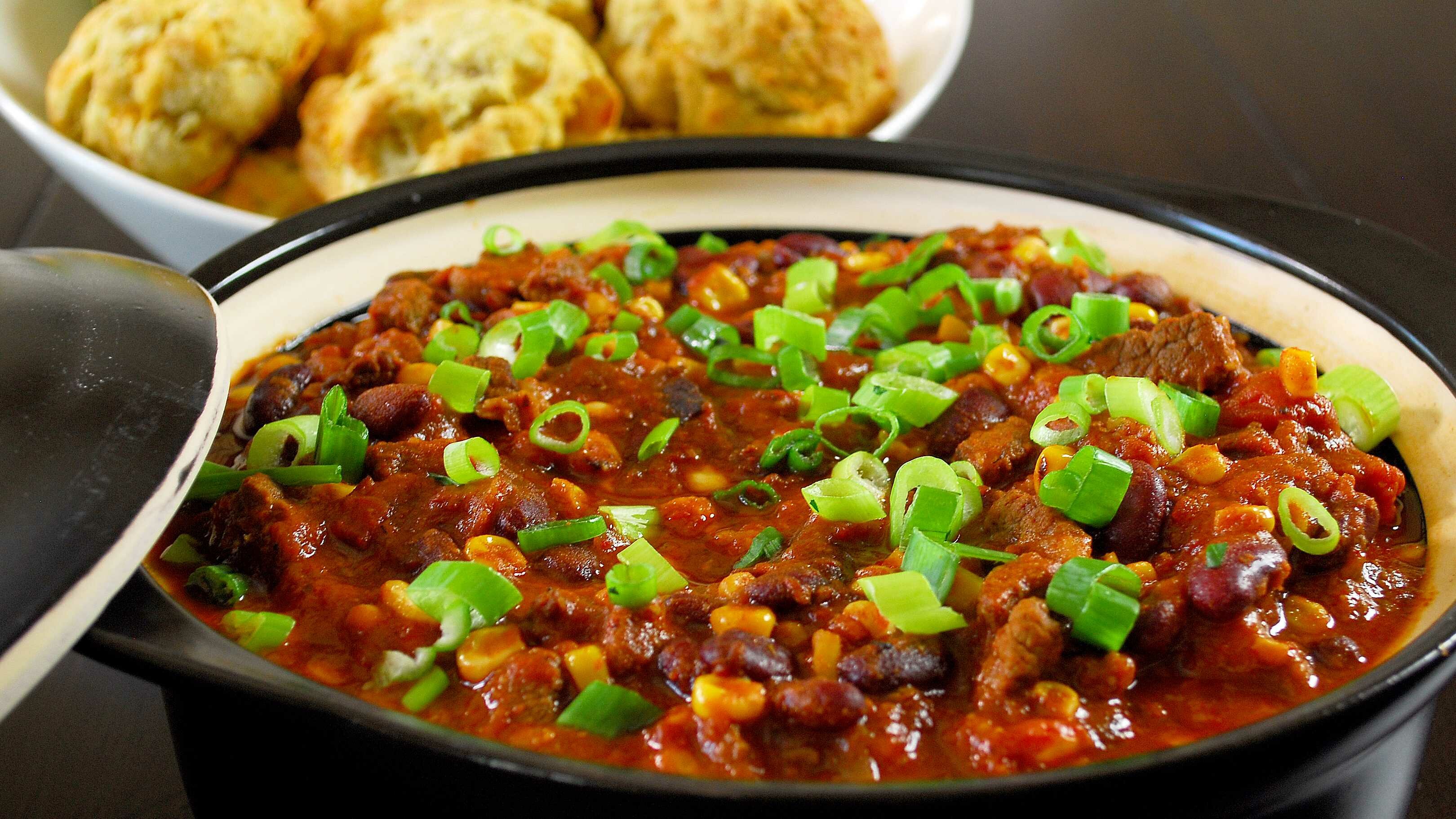 Watch Spencer and Robert's Game Day Buffet for Free Online | Pluto TV