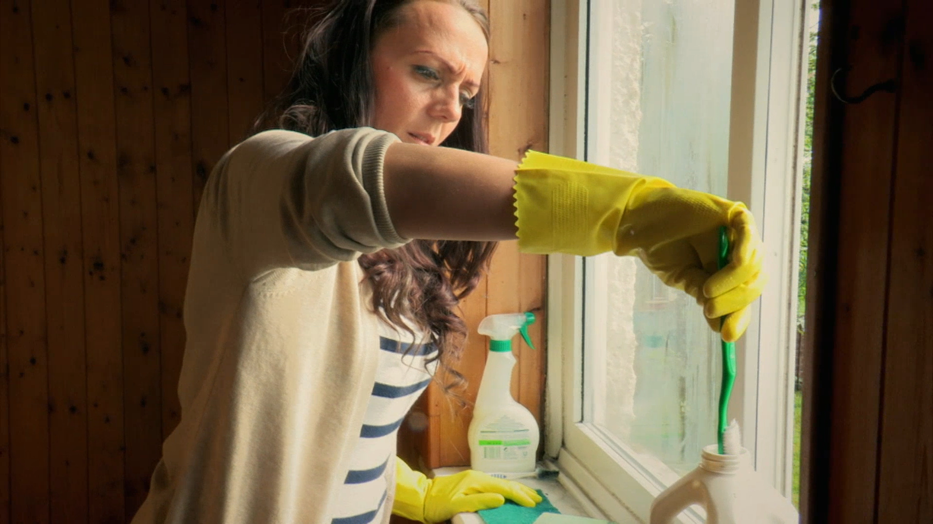 Obsessive Compulsive Cleaners - Watch Free on Pluto TV Latin America