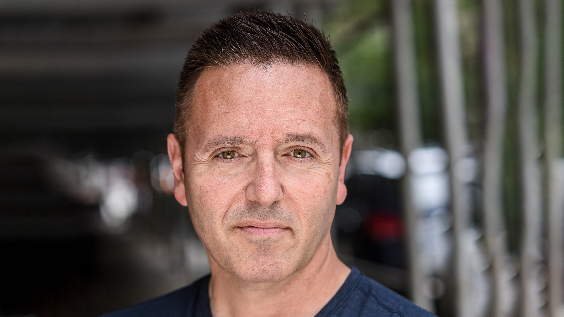 Watch John Edward Cross Country Season 1 Free | Pluto TV