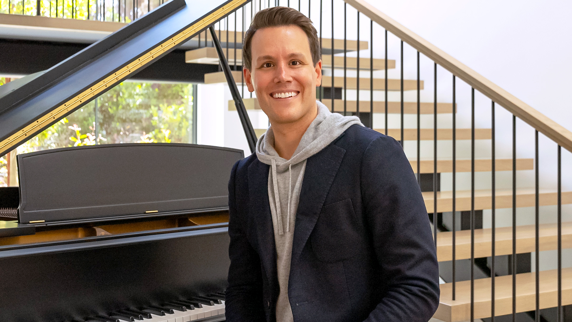 Watch A-List Living Season 1 Free | Pluto TV