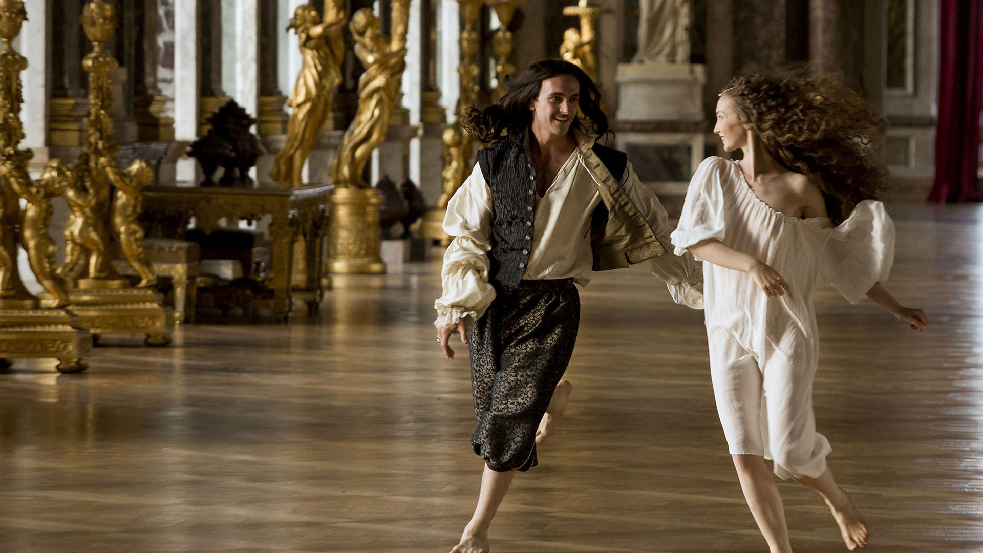 Watch Versailles Season 2 Episode 1 | Pluto TV